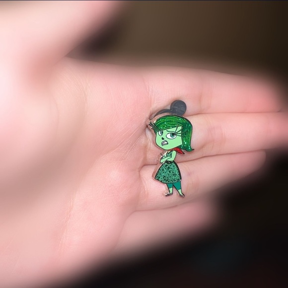 Disney | Accessories | Rare Inside Out Disgust Pin Limited Edition ...